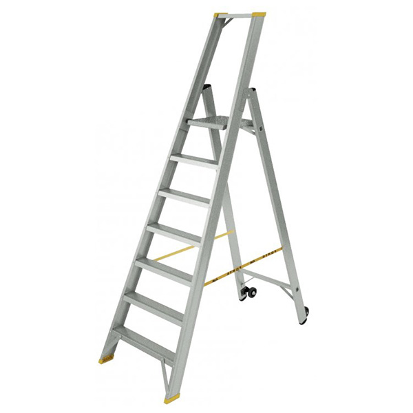 Escabeau grande plateforme pour une sécurité maximale.